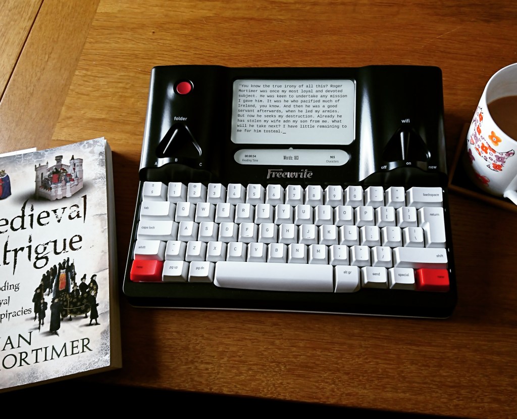 Time For An Old-Fashioned Computer – The Freewrite from Astrohaus ...